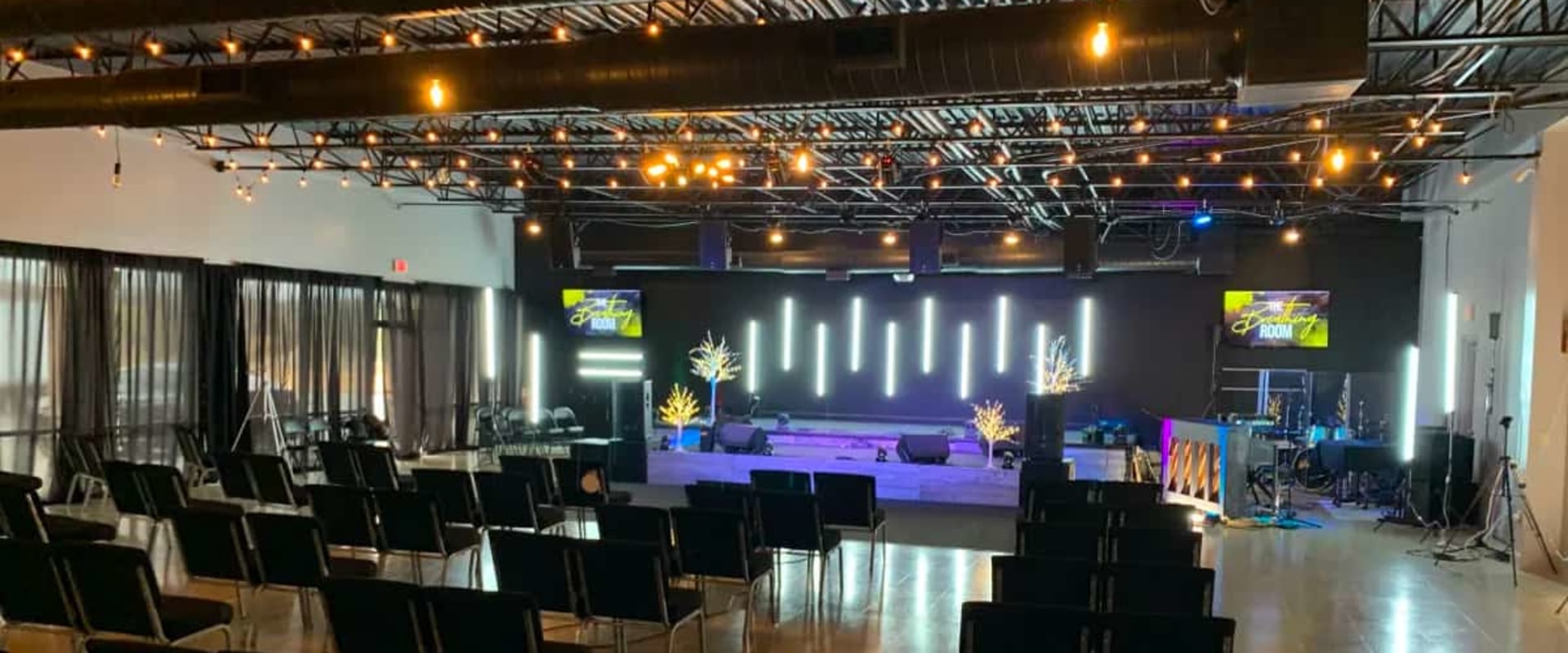 What is the size of the venue?