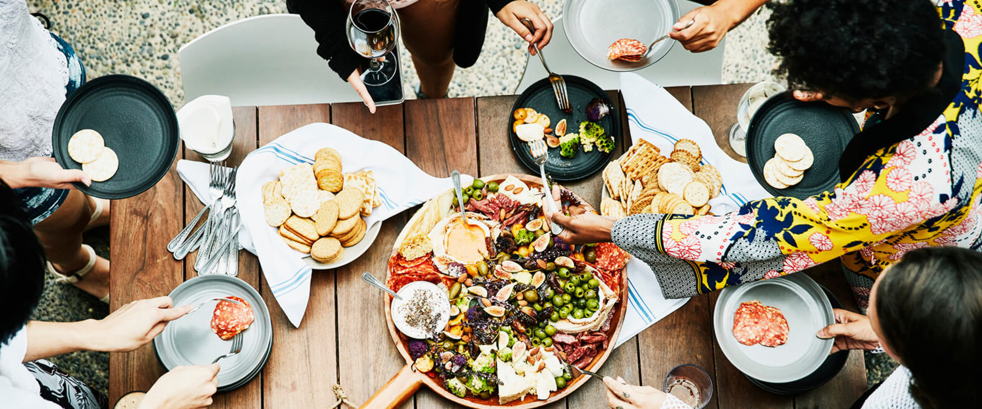 How do you estimate the number of guests who attend a party?